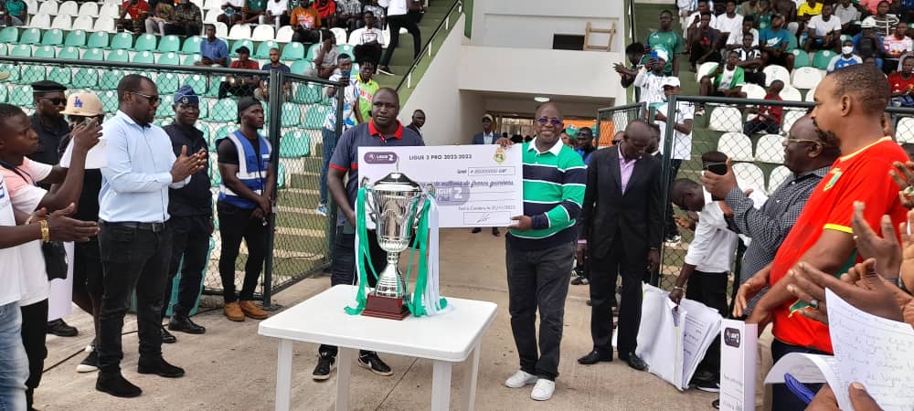 Gangan FC-Remise chèque - Foot224 - Actualité Sport Guinée Gangan FC-Remise chèque - Foot224 - Actualité Sport Guinée